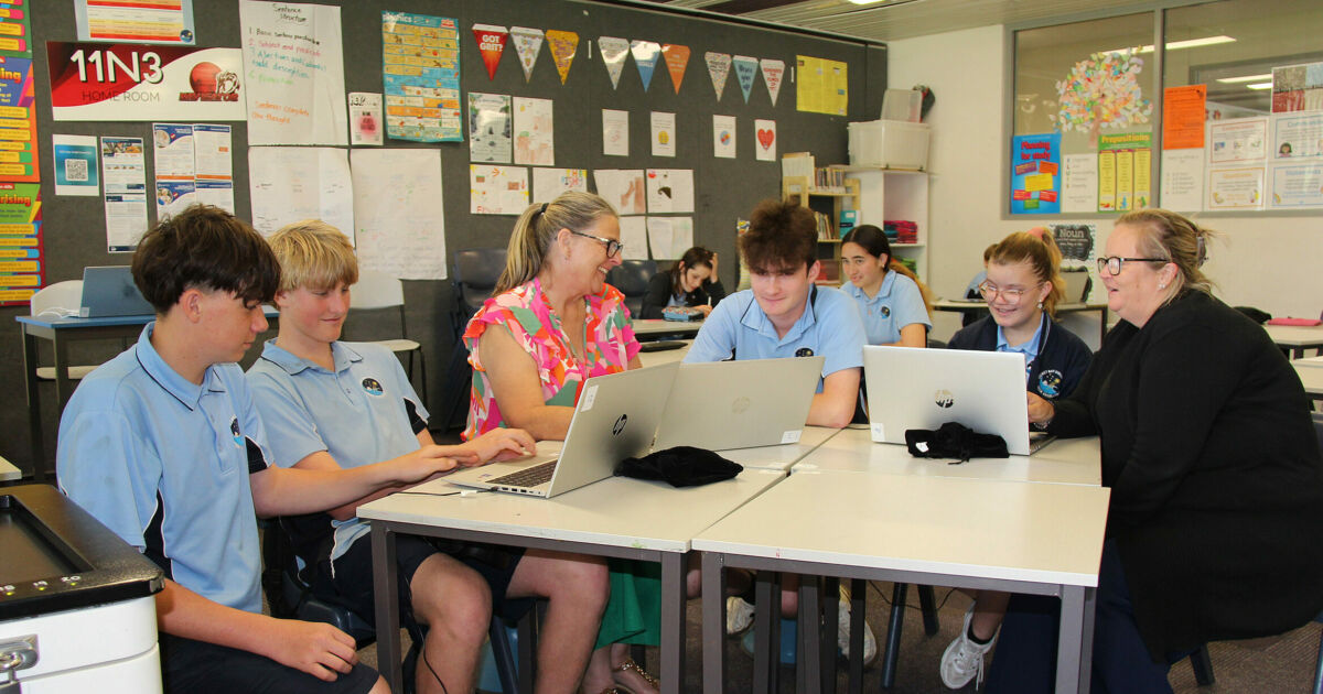 Enrichment Program | Comet Bay College